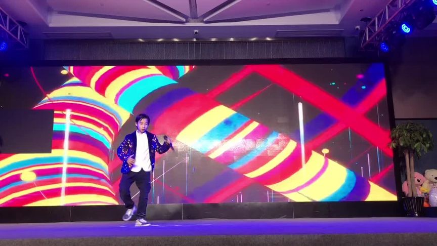 #演出 #舞台 第一次唱跳,歌技还有很大很大很大很大的进步空间ߘ