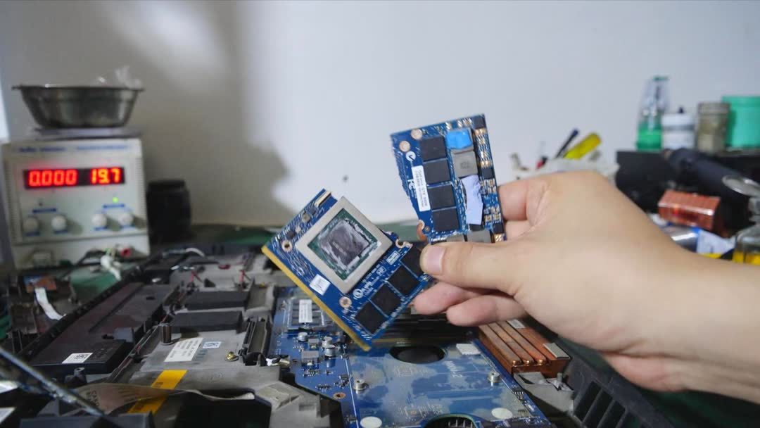 居然可以把980显卡用成2半,外星人机主怎么使用电脑的