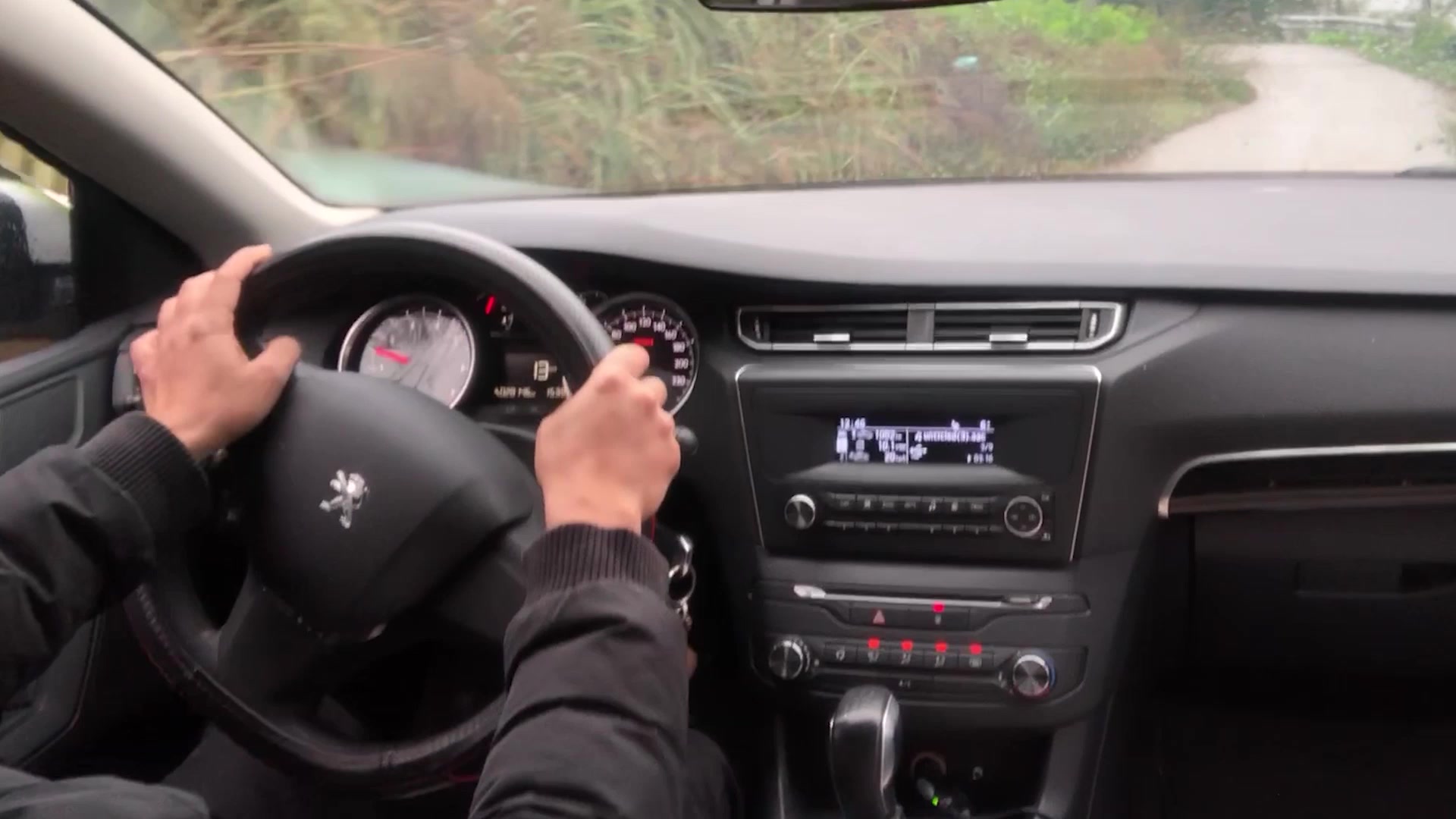 湖南乡村陡坡路, 这地方敢开车上去的, 绝对是老司机