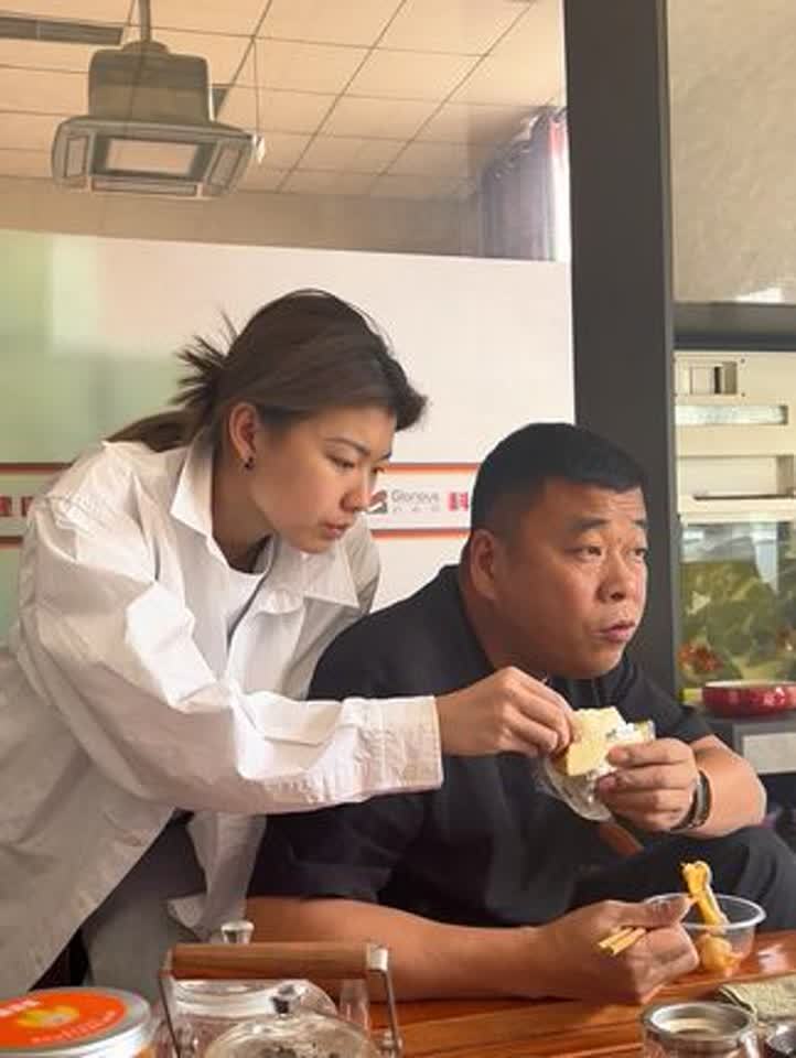 别人在减成本,我们在抓质量,别人在降价格,我们在做品质.做产品差异化...