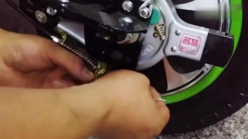 教会我们每个人怎样安装一辆二轮电动自行车