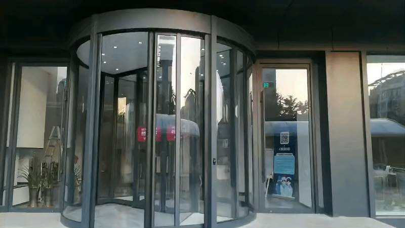 标高两翼豪华旋转门