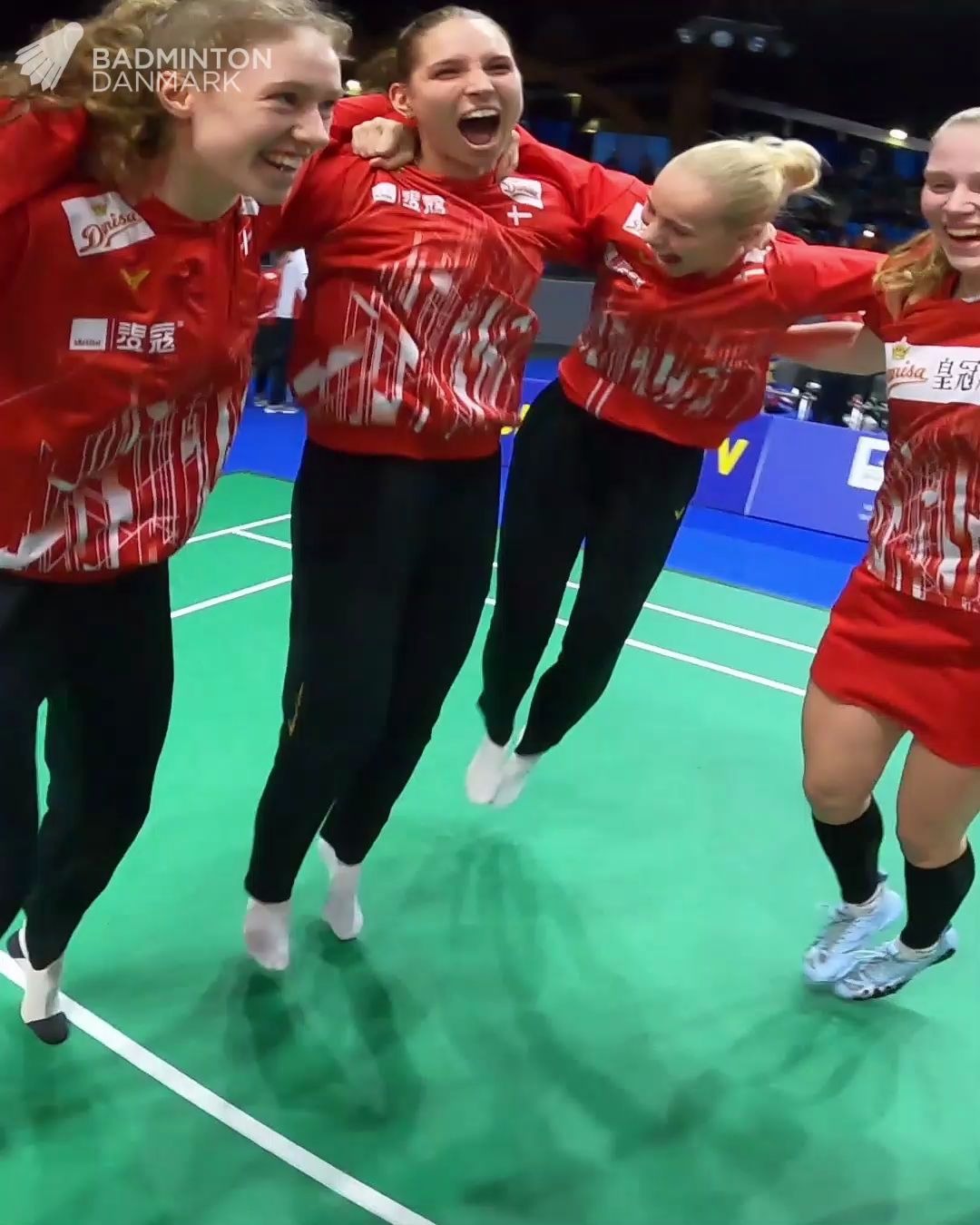 今天是谁赢了呀,当然是丹麦队赢了呀!