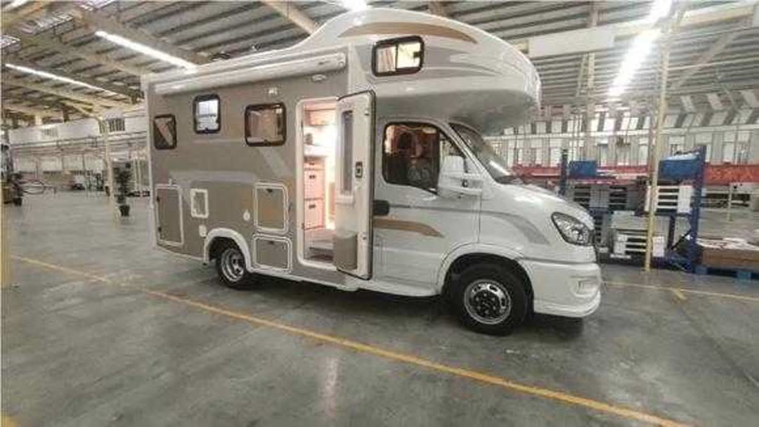 玩房车人多怎么选?看这款房车你会知道答案