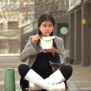 春雪特文静 