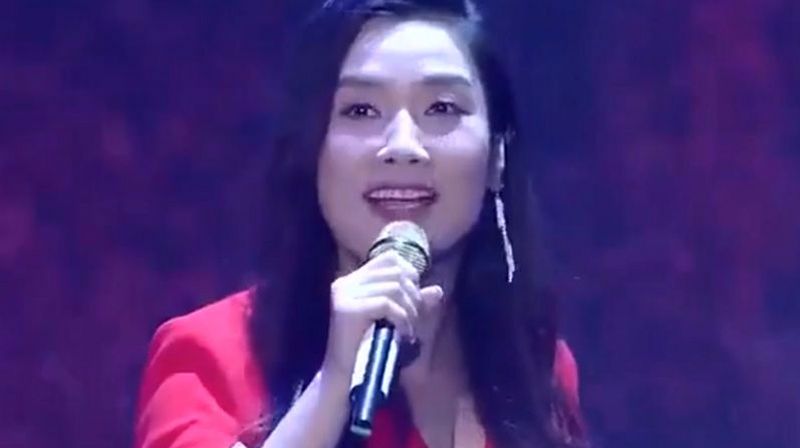 元宵晚会:凤凰传奇的歌曲总是这么动感,嗨到爆啊!太惊艳了