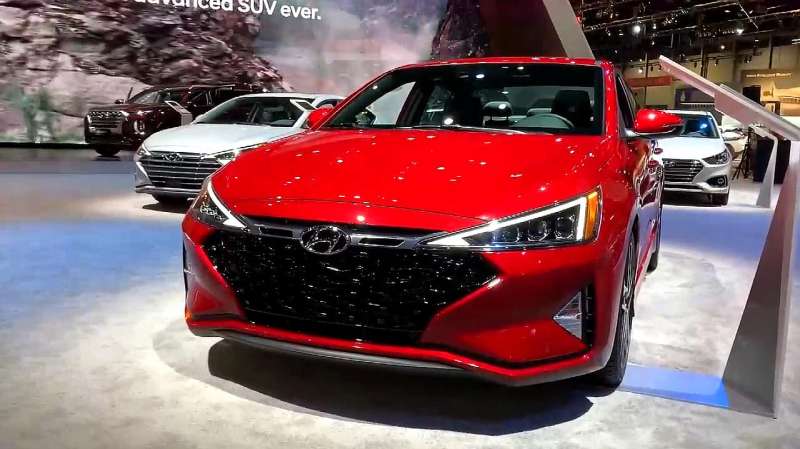 2019款现代伊兰特惊艳亮相,看到外观和内饰给个不买的理由