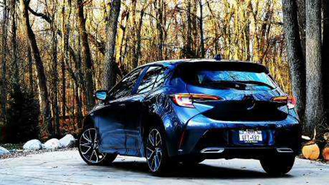 2021丰田卡罗拉旅行版终于上市,14万比奔驰GLA漂亮,还买啥本田