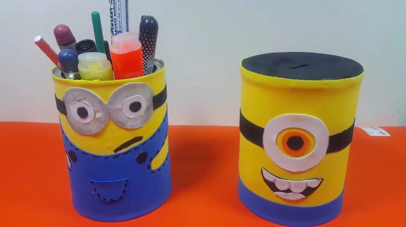 手工DIY教程,制作漂亮的小黄人笔筒,小黄人存钱罐