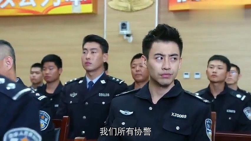 表彰大会上,肖成刚的演讲完美,简凡台下骂他不够兄弟