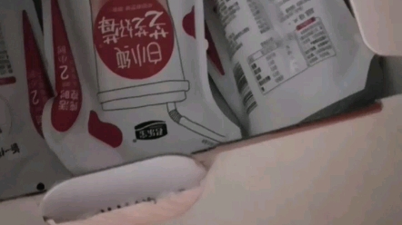 现在的饮料箱子设计师和薯片包装袋设计师是一个学校毕业的吧?【不...