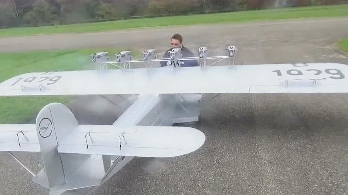 最大RC飞机模型试飞!拥有12个引擎,看完才知道什么叫专业