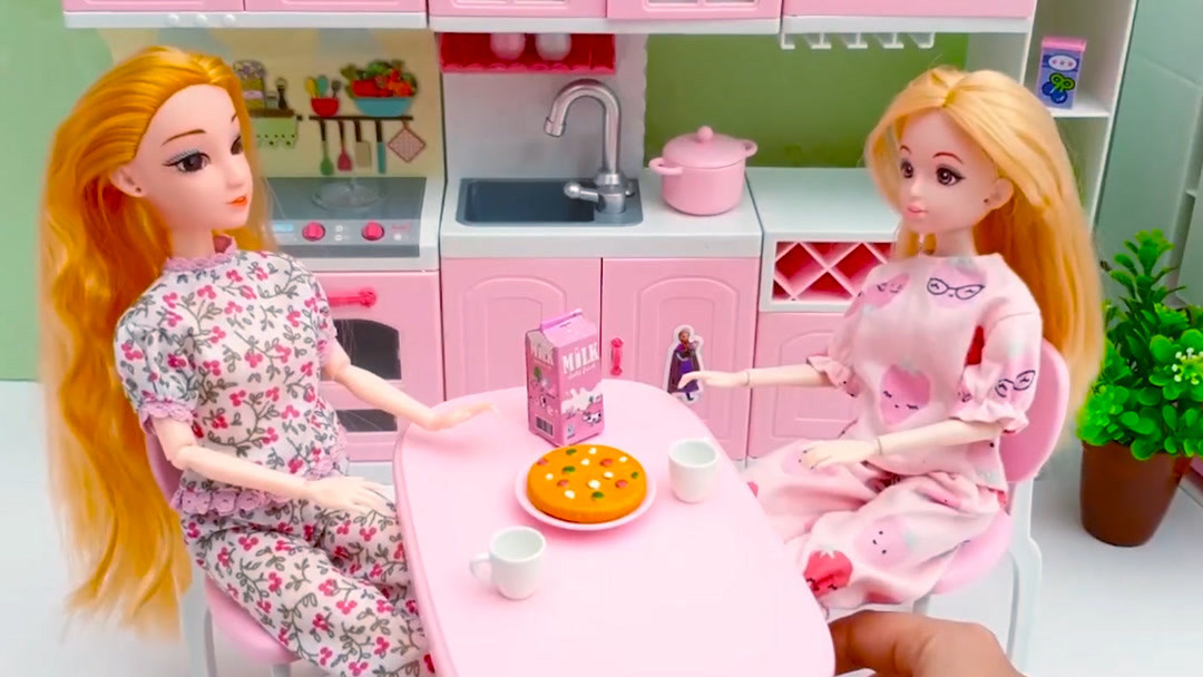 儿童玩具:芭比娃娃卧室早晨上学的例行公事,儿童动画