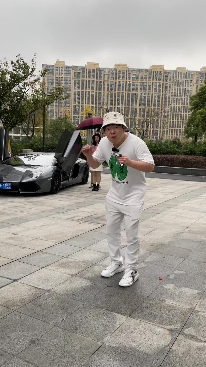 跟大设计师互换身份#抖音燃情好物季 #穿搭