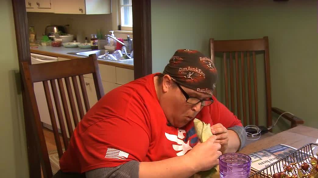 大学生胖子太多不管不行了,无奈学校开减肥课,并计入学分