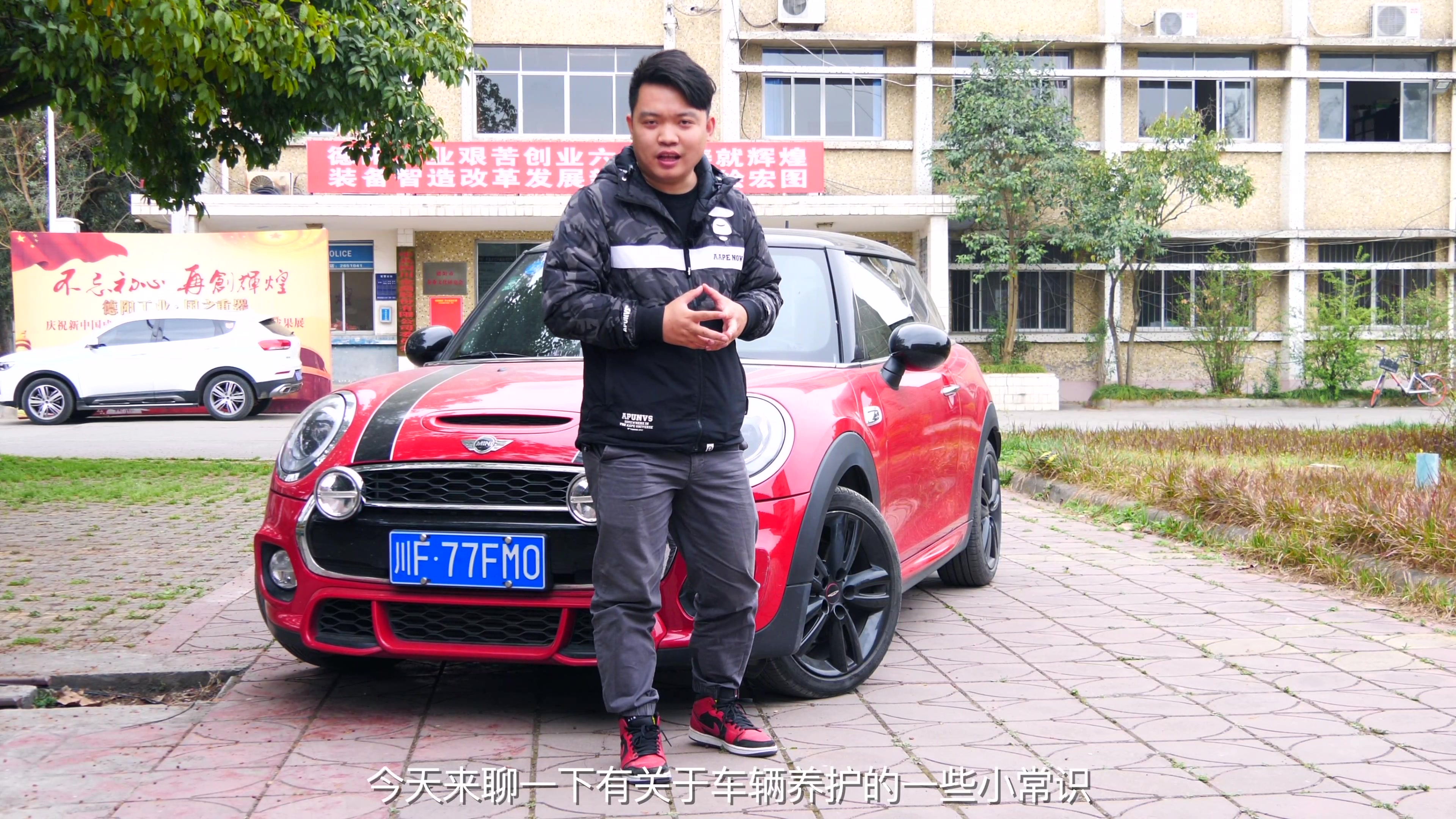 汽车排气管变黑?应该如何清洁