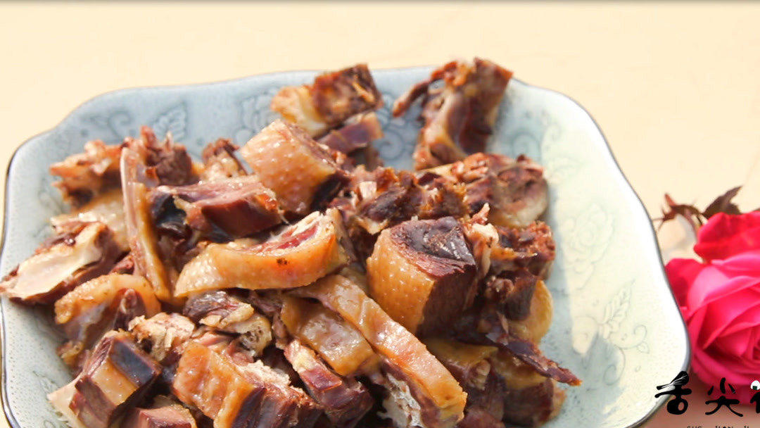 好吃又美味的腊鸭掌这样做,吃过的都说好吃,关键是做法实在简单