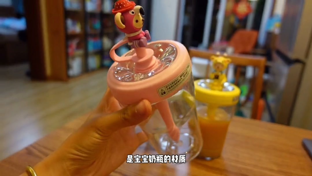 颜值很高的吸管杯 大人小孩都可以用 清洗起来也方便