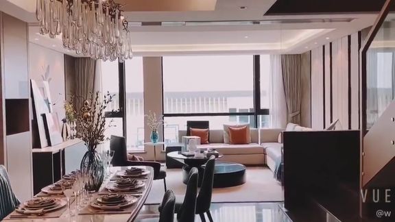 三环边的叠拼别墅总价200万,共上叠和下叠,3层带花园,不要资格