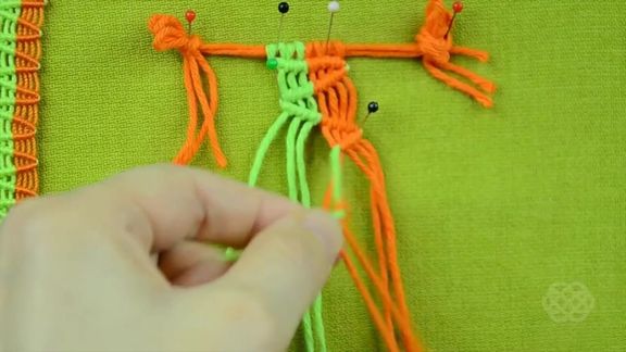 Macrame手作教程——两色Z型走向毛线绳手链