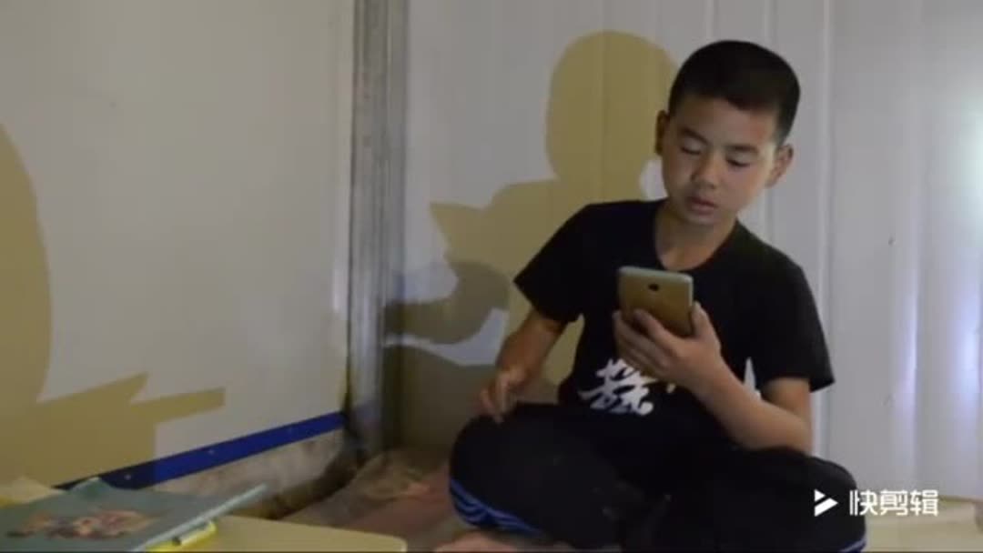 现在的小学生做家庭作业都用微信视频了,还用作业赚钱