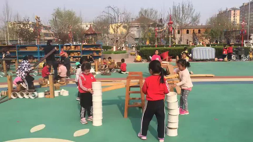 建构去孩子们自主游戏/利津二幼/