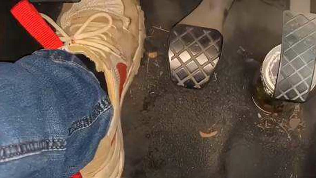 很多学员在进行科二操作的时候,离合器总是控制不好!