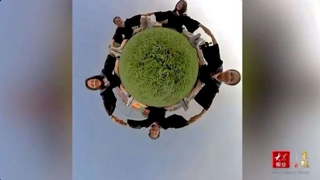 果然视频|炫酷!大四学生拍全景毕业照,网友直呼:如看大片