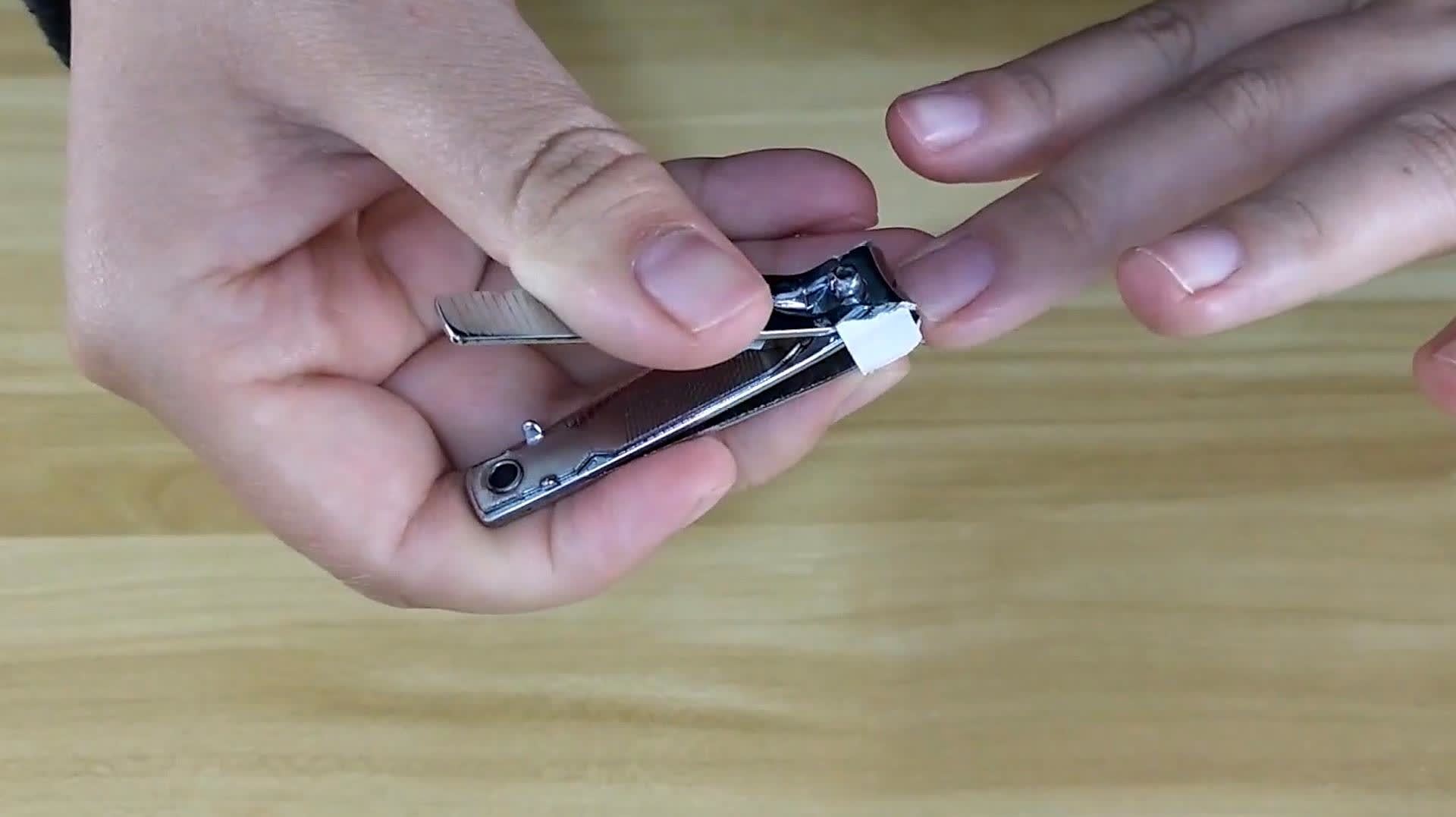 指甲刀隐藏一个小机关,男人女人都需要,真实用