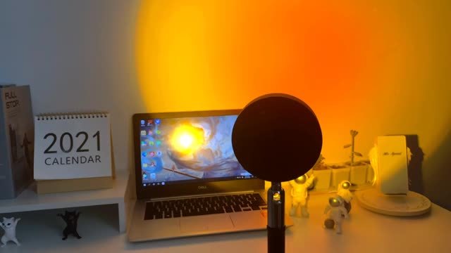 女孩子哪有不喜欢拍照的呢,日照灯快让你的男孩子安排起来