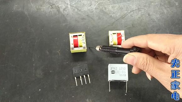 最简单led灯条检测仪,制作只需要四个元件,值得收藏