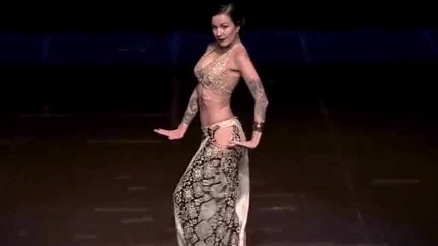 世界上顶级的肚皮舞大师,全身每块肌肉都在动,太牛了_腾讯视频 (5)