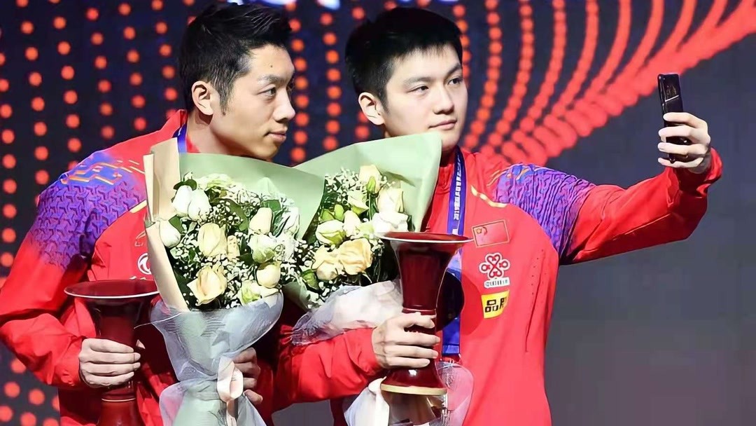 冠军罕见谈奖金怎么分配,樊振东:都上交父母,家里这块管得严