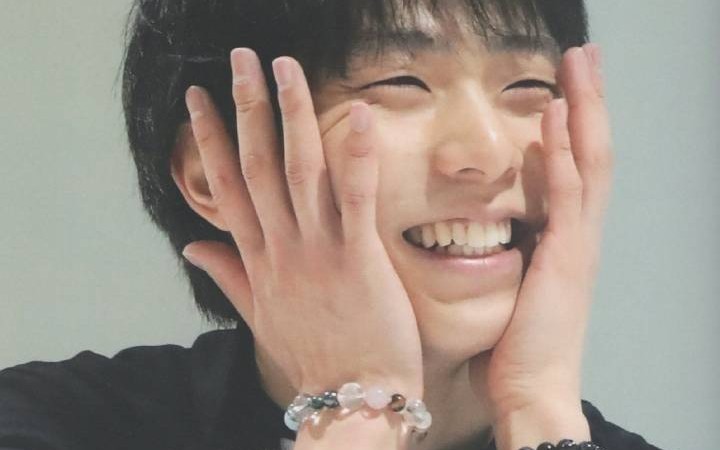 【羽生结弦】在哪儿跌倒就在哪里趴着卖萌…话说摔得这样可爱真的好吗