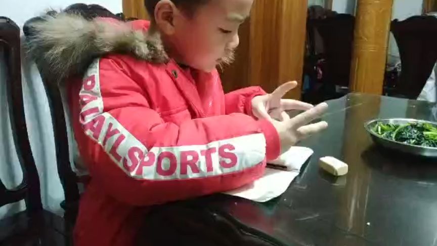 大头儿子上幼儿园大班,两位数的加减法都是手算,