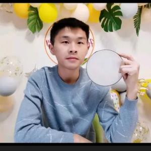 朵朵班的吴老师 