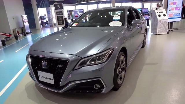 丰田皇冠抢先实拍,近距离了解外观内饰后,我彻底心动了