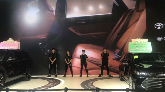 最新车展表演来了