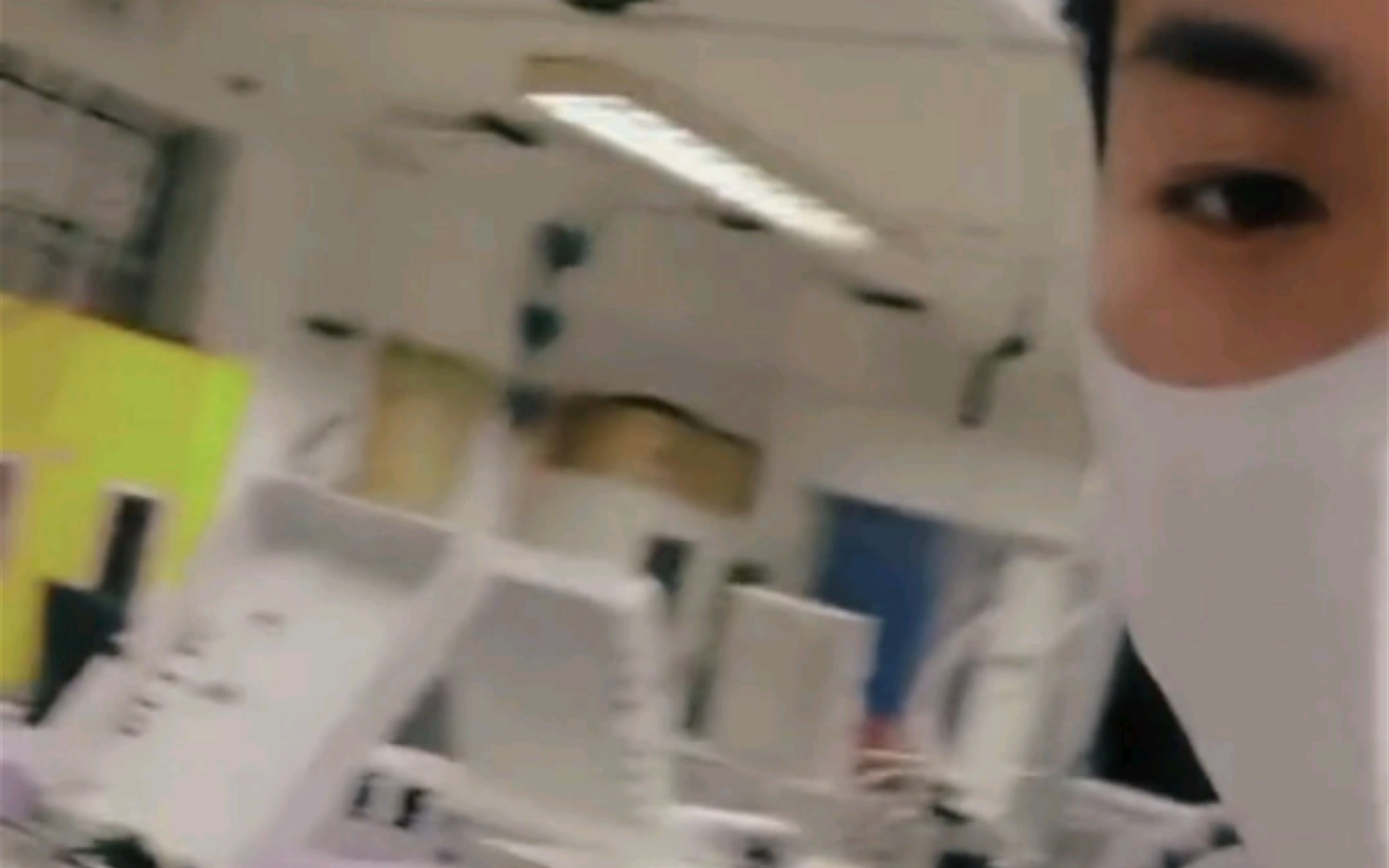 老实验室,再见啦!要搬去新的了