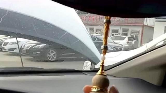 汽车小挂件不要挂了,老师傅告诉你为什么,学到了