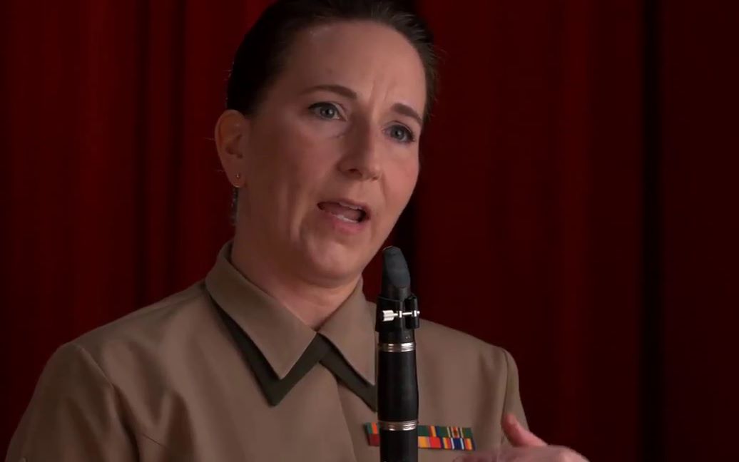 【可汗学院公开课】音乐系列-军乐队乐器-降B调单簧管练习方法(中英...