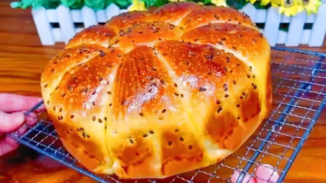 自制烤箱面包的详细做法教程,松软香甜,新手一试就成功