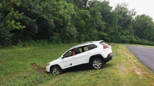 刹车失灵怎么办?老司机教你正确方法,降低事故损失,有备无患