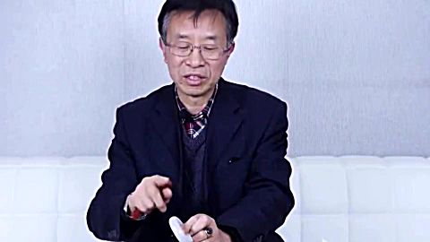 看专家如何一招鉴定翡翠手镯真假?.mp4