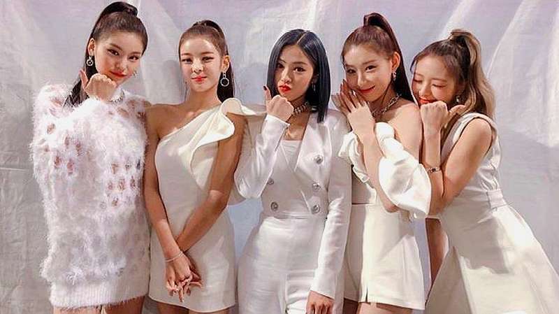 ITZY首个团综《Paris et ITZY》预告视频公开,期待多样化的一击