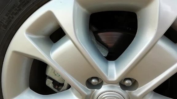 选购二手车要检查一下刹车片磨损程度「来自懂车帝车友圈」