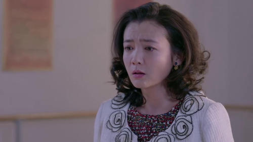 美女表演戏剧,以为你能打动老总,谁知老总看上她二姐