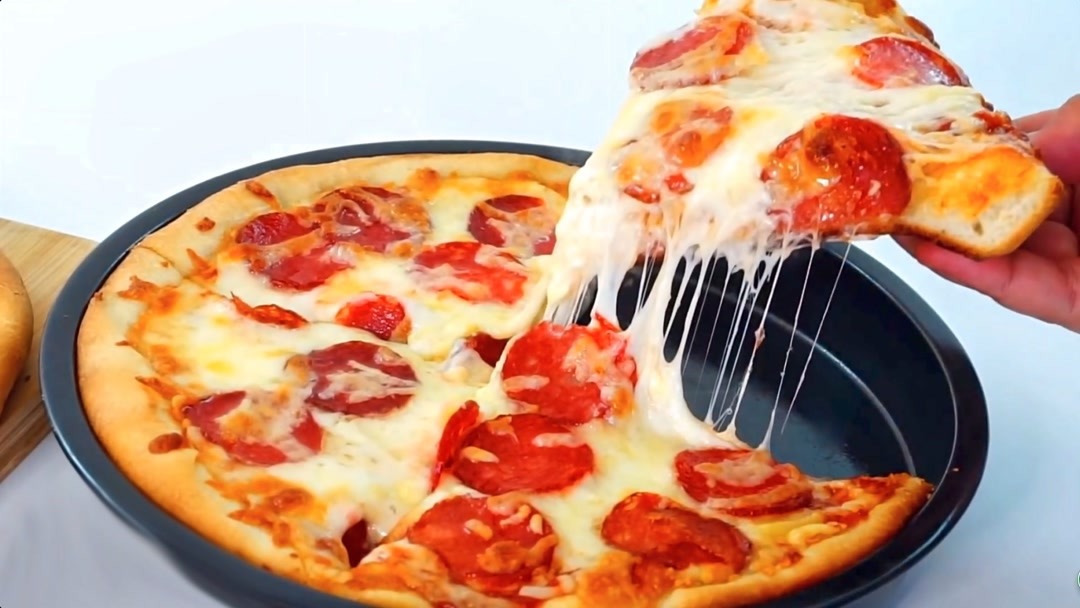 披萨家常做法,成本不到12块钱,柔软拉丝,又香又脆,比买的好吃