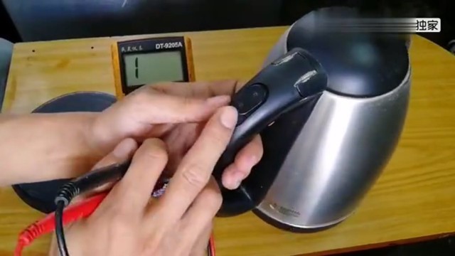 想学家电维修技术?先从最简单的电器开始吧,电水壶不通电
