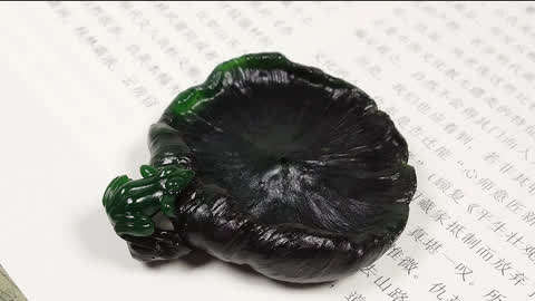 人称黑羊脂玉,价值不输羊脂玉,只因价格太贵了